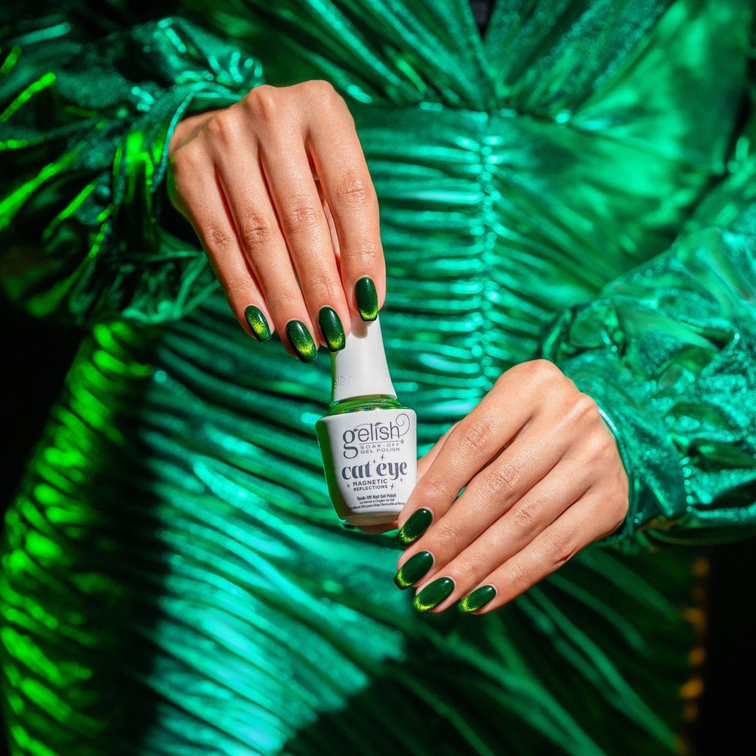Gelish Cat Eye Magnetic Reflection Gel Polishes | Review & Details
